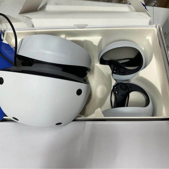Sony | VR, AR & Accessories | Vr Headset And Controllers White | Poshmark